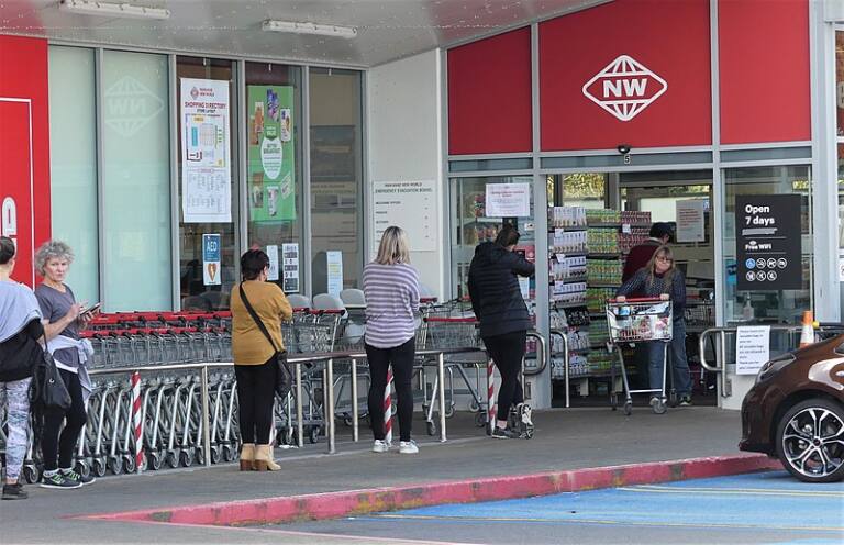 Covid supermarket queue | Archdiocese of Wellington